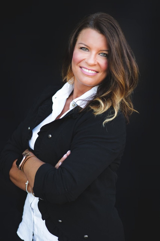 Stephanie Wallace - Real Estate Agent - CENTURY 21 Real Estate
