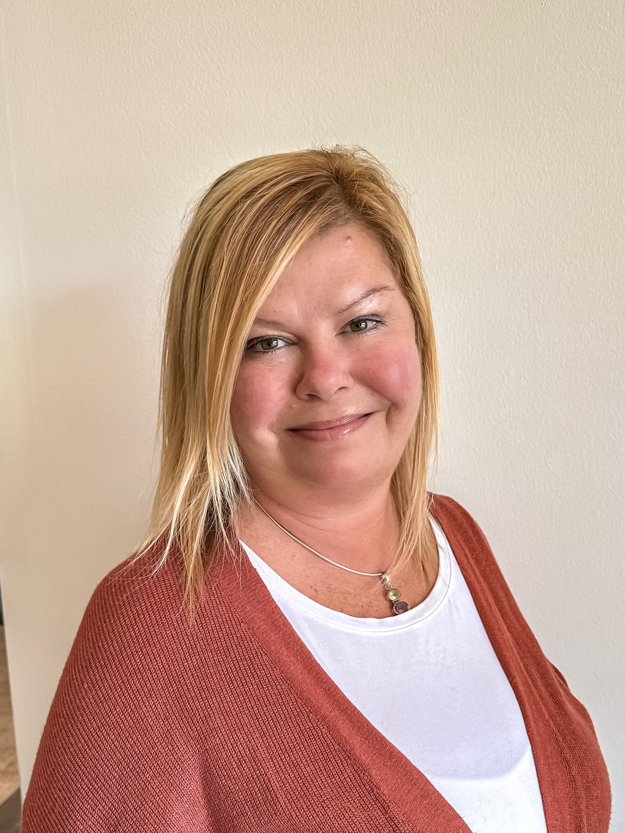 Kathy Gregory's Instagram, Twitter & Facebook on IDCrawl