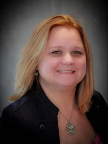 Amber Linhart - Real Estate Agent - Coldwell Banker