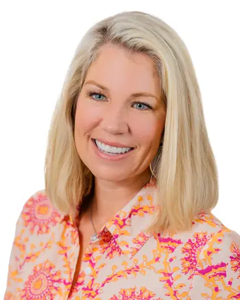 Amanda Holmes - Real Estate Agent - Coldwell Banker