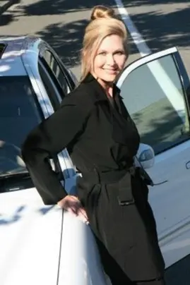 Debra Hughes - Real Estate Agent - Coldwell Banker