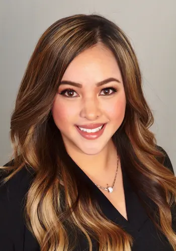 Lauren Neou - Real Estate Agent - Coldwell Banker