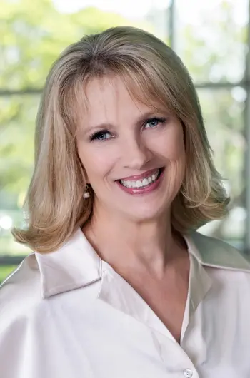 Lisa Calvert - Real Estate Agent - Coldwell Banker